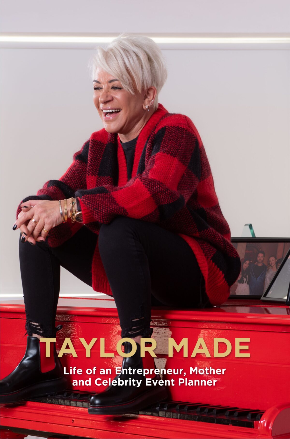 AUTHOR - Taylor Made the biography of Liz Taylor